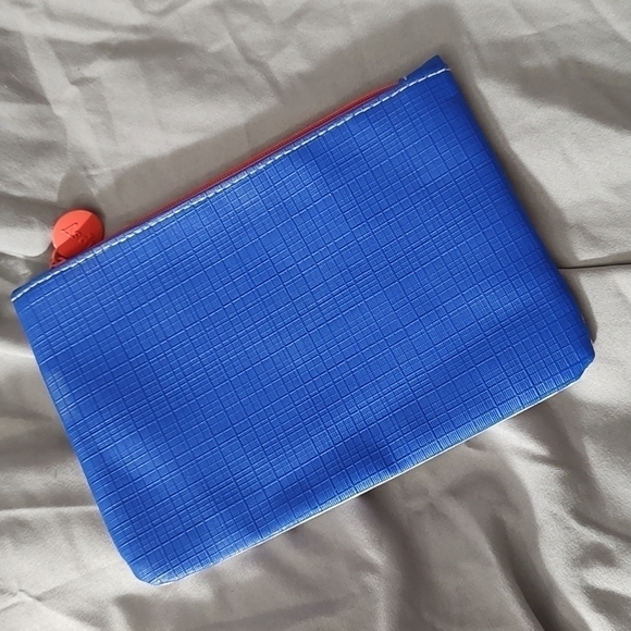 ipsy | Bags | Ipsy Blue And White Makeup Bag | Poshmark